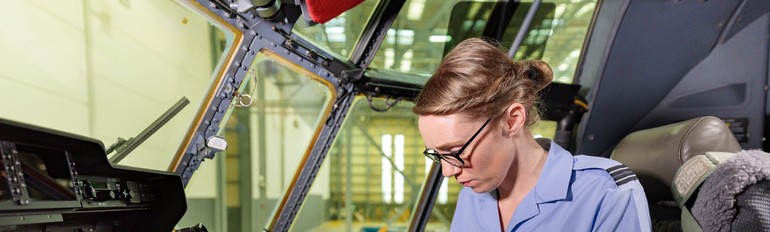 Engineer Officer - Aerosystems | Graduate Jobs | Royal Air Force Hub ...